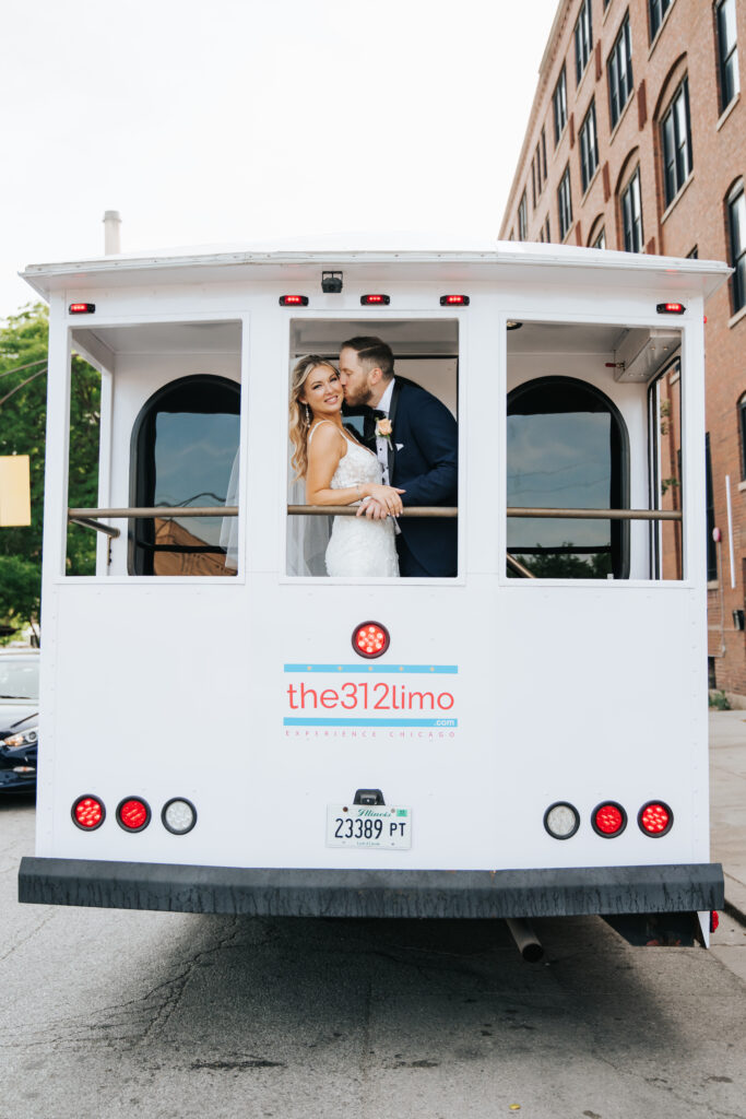 Wedding trolley chicago 60 photos - Astyledwedding.com